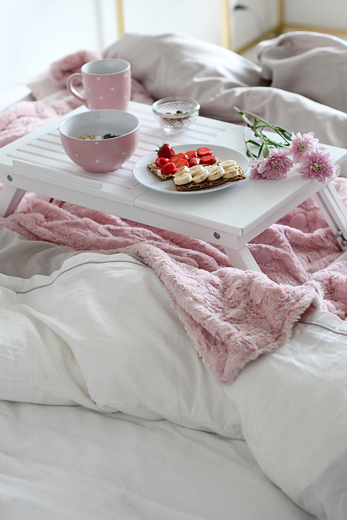 Three Step Recipe for a Luxurious Sunday Breakfast in Bed - Personal ...